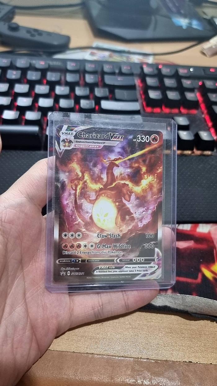 Jual Charizard VMAX - SWSH261 - Alternate Art Promo Pokemon Sword ...