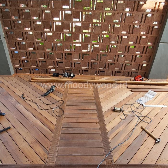 Jual Decking Kayu Besi Sulawesi / Flooring / Lantai Kayu Outdoor ...