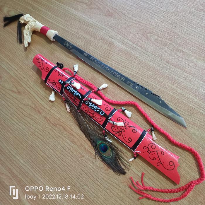 Jual Mandau Dayak Khas Kalimantan 001 - Merah - Kab. Banjar - HOBI ...