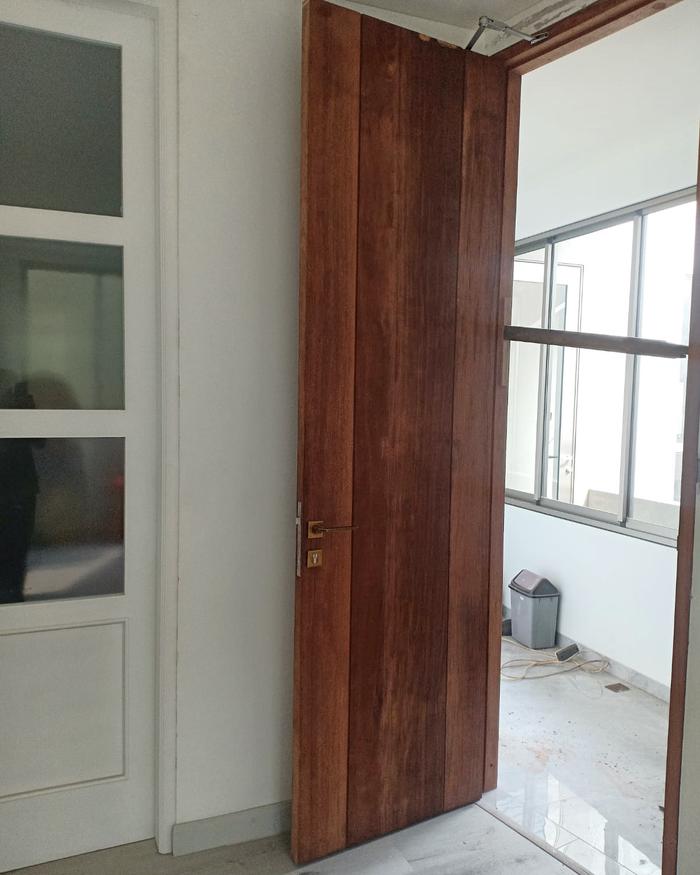 Jual Pintu tinggi dari kayu merbau, full solid tebal rata 4,5 cm ...