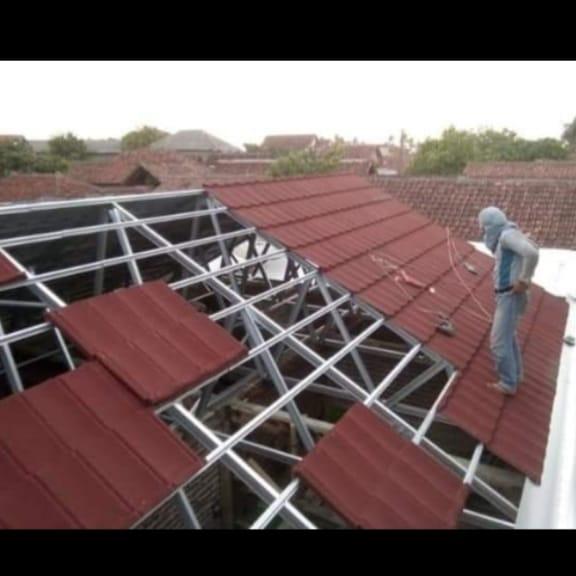 Jual pemasangan rangka atap baja ringan dan genteng metal pasir harga ...