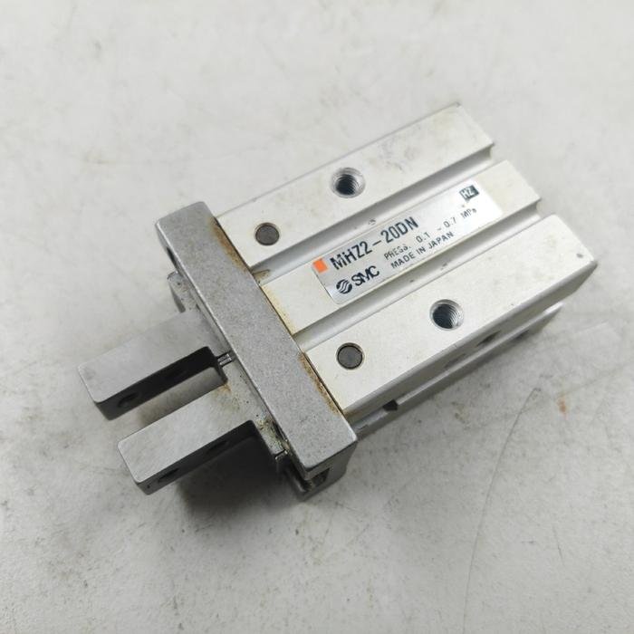 Jual SMC MHZ2-20DN Pneumatic Parallel Gripper MHZ2 MHZ2-20 Air 20mm - Kota Batam - Toko Listrik ...
