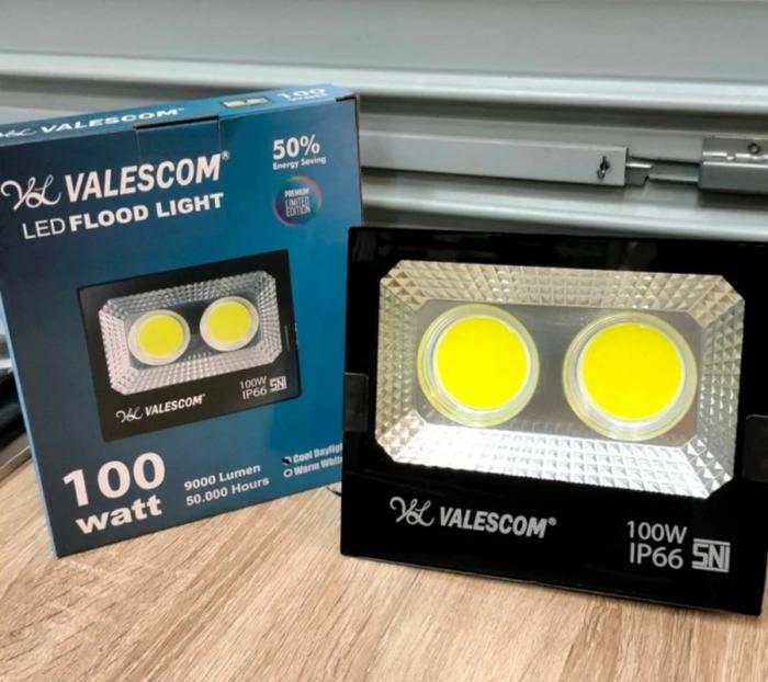 Jual Lampu Sorot AC 100Watt Tembak IP66 Valescom LED Flood Light Cool Putih - Jakarta Barat ...