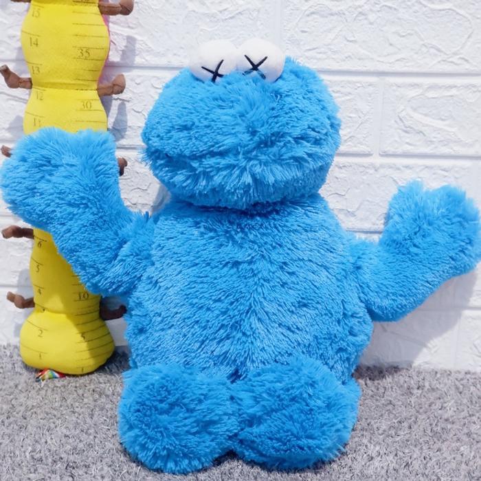 Jual boneka elmo kaws uniqlo sesame street original - cookies kaws ...