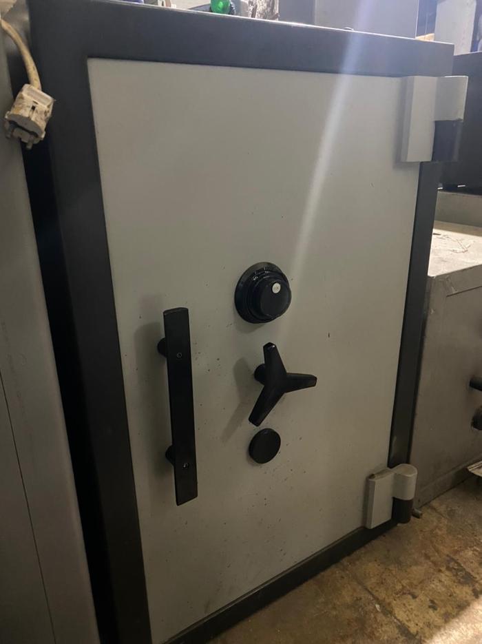 Jual Brankas Priority safe brankasten DS (3 drawer) - Jakarta Barat ...