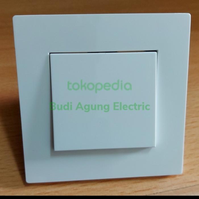 Jual Saklar 1 Gang Merk Boss 1 Way. tipe B1031/1/2a . 1 tombol 1 jalur - Jakarta Barat - Budi ...