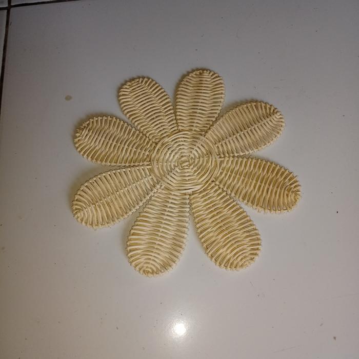 Jual bunga rotan hiasan dinding rattan flower rattan decoration - Kab ...