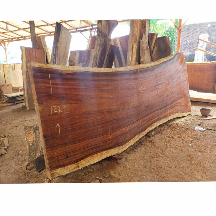 Jual papan kayu trembesi sisi natural untuk meja meeting dan meja makan ...