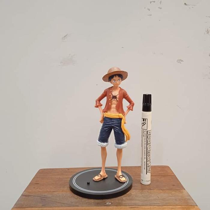 Jual mainan one piece static figure monkey d luffy tatakan bulat tinggi ...