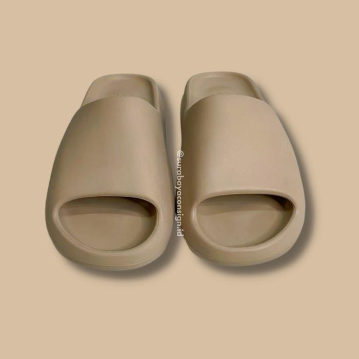 YEEZY SLIDE RAFFLE NEON NONSENSE, 45% OFF