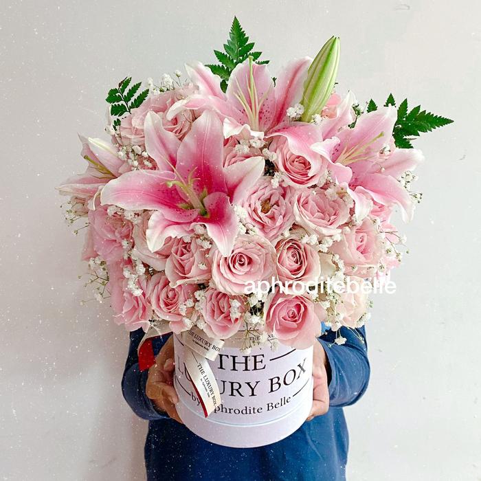 Jual Bloombox Rose and Lily Premium / Hadiah Fresh Bunga Ucapan Meja ...