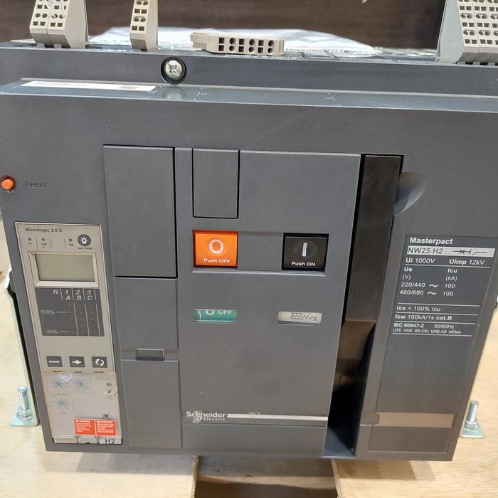 Jual ACB NW25H2 100KA 3P-2500A ( MANUAL) SCHNEIDER ORIGUNAL - Jakarta Pusat - Pratama Anugrah ...