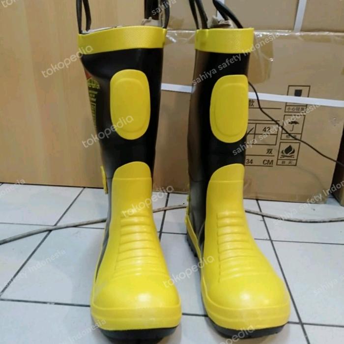 Jual Sepatu safety boot pemadam kebakaran / safety shoes pemadam ...
