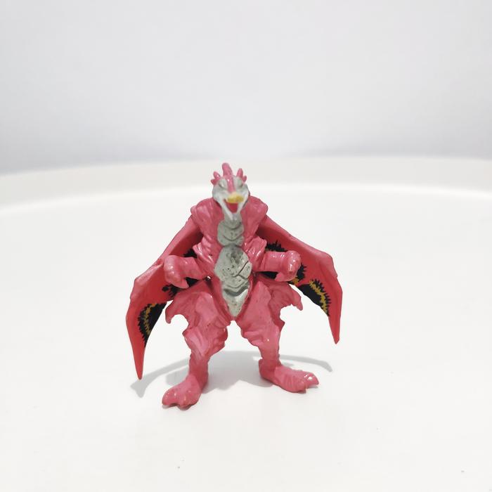 Jual Mainan Action Figure Kaiju Ultraman Red Wing Monster Japan - Kota ...