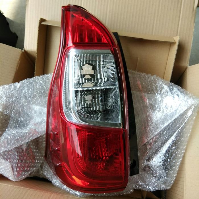 Jual Daihatsu Ori Lampu Stop Lamp Belakang Great New Xenia Kiri 81561 ...