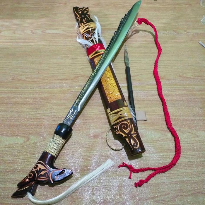 Jual mandau dayak. mandau senjata suku dayak. mandau dayak kalimantan ...