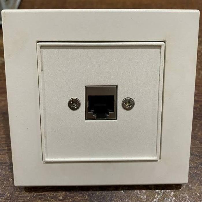 Jual Broco Socket Outlet Data Cat 5 (RJ45) E174 Plano Standard Putih ...