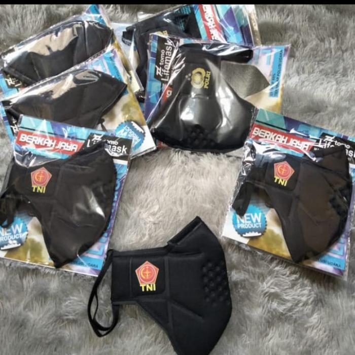 Jual masker Tomo lifemask polos dan logo terbaru hitam - Hitam - Kab ...