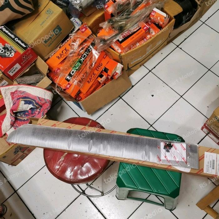 Jual Side Visor Kanan Belakang Toyota Raize Original Toyota Accessories ...
