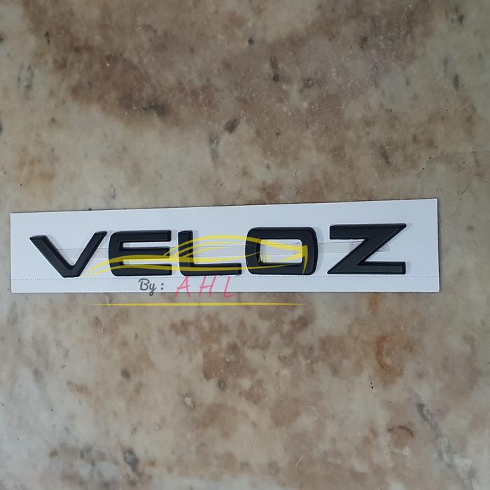 Jual Engine Hood Emblem Veloz Hitam/Logo Kap Mesin Toyota Veloz Hitam ...