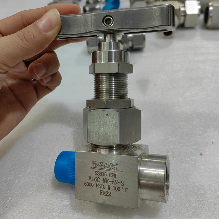 Jual Needle Valve 1/2" FNPT X MNPT 6000PSI DPRO DKLOK V16C-MF-8N-S ...