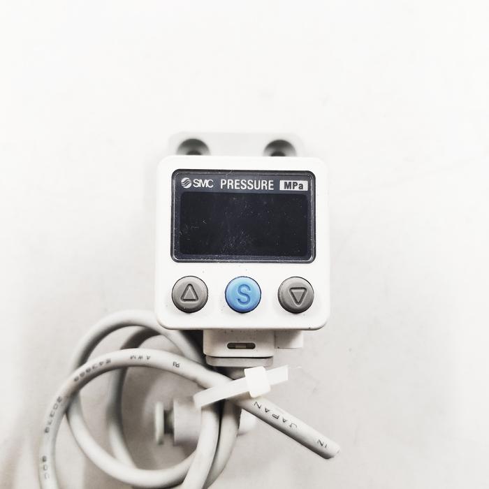 Jual SMC ISE40A-C4-R-M ISE40A Positive Digital Pressure Switch Sensor ...