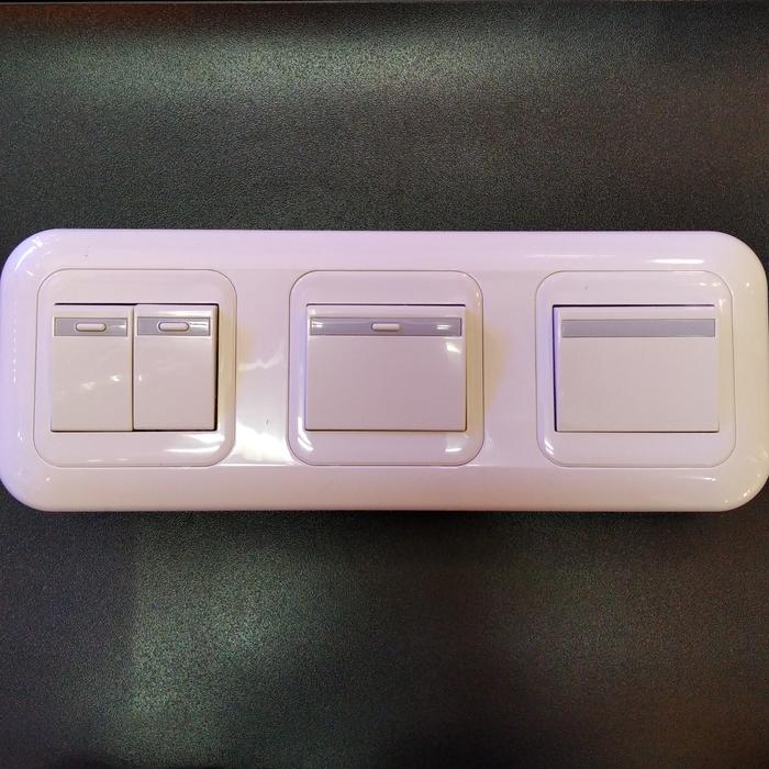 Jual saklar isi 3 + saklar tunggal HOTEL panasonic 3 gang wide series ...