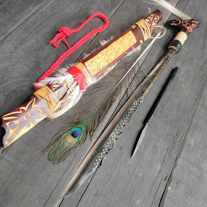 Jual MANDAU KHAS DAYAK. MANDAU KHAS Suku dayak baja per daun 80 cm ...
