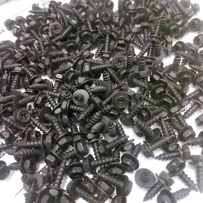 Jual baut sekrub karpet lumpur mobil universal original hrg satuan ...