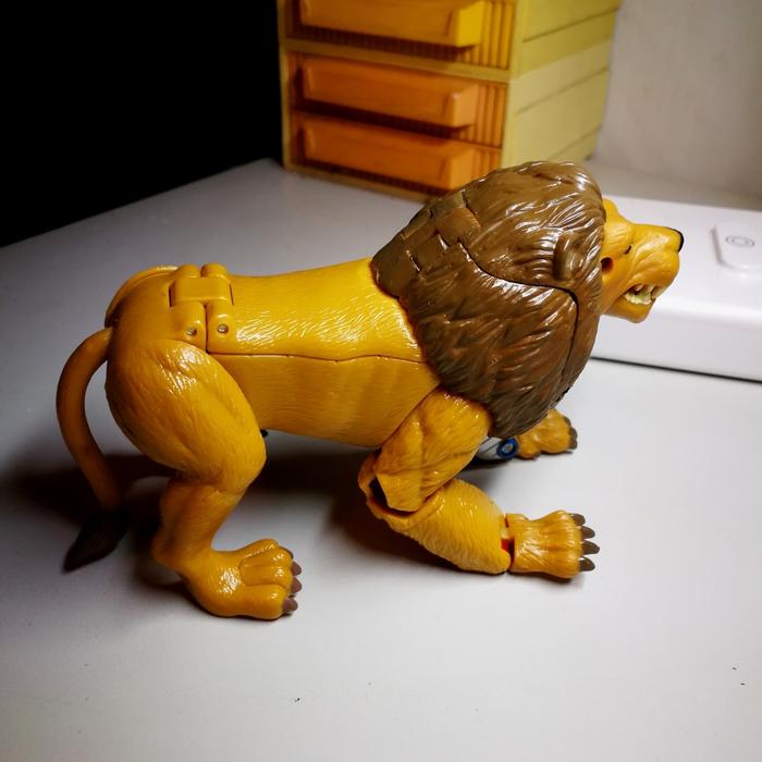 Jual robot singa transformers - Kota Batam - Ayra Room | Tokopedia