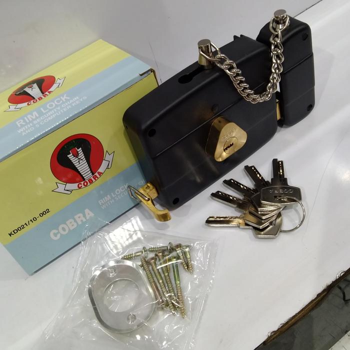 Jual kunci pintu besi atau pintu kayu kobra black rantai rim lock cobra ...