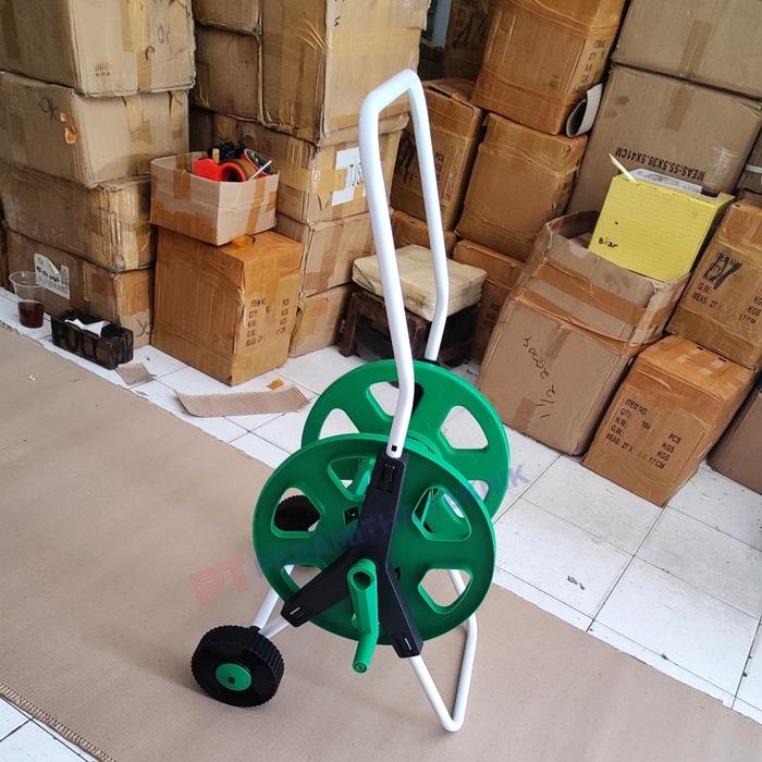 Jual Gulungan selang air dengan roda / hose reel trolley / Import ...