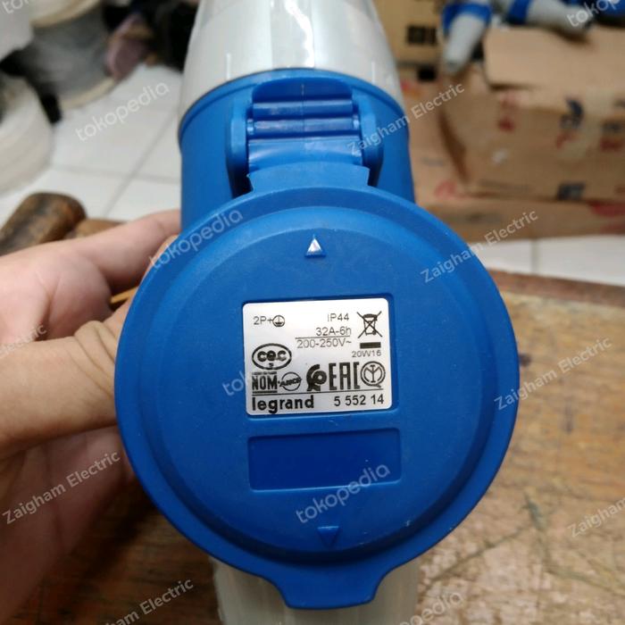 Jual LEGRAND 555214 Mobile mounting soket 1 phase 32A 3 PIN IP44 2P+E ...