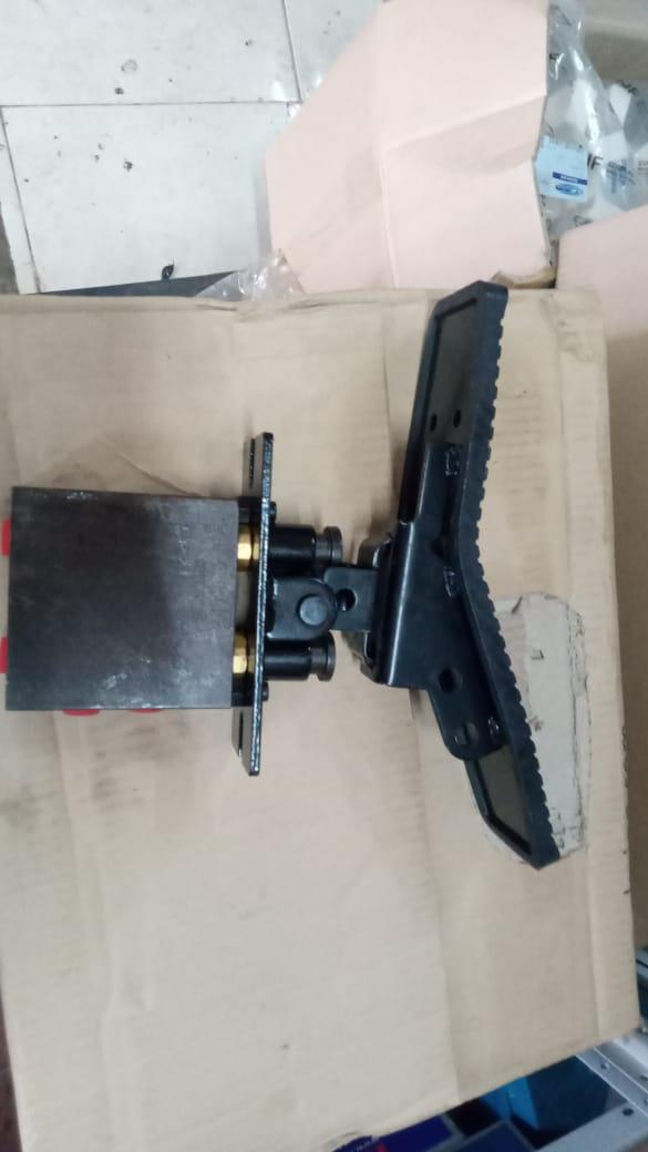 Jual Foot Valve Two Way / Pedal Dua Arah Sparepart Hydraulic Breaker ...