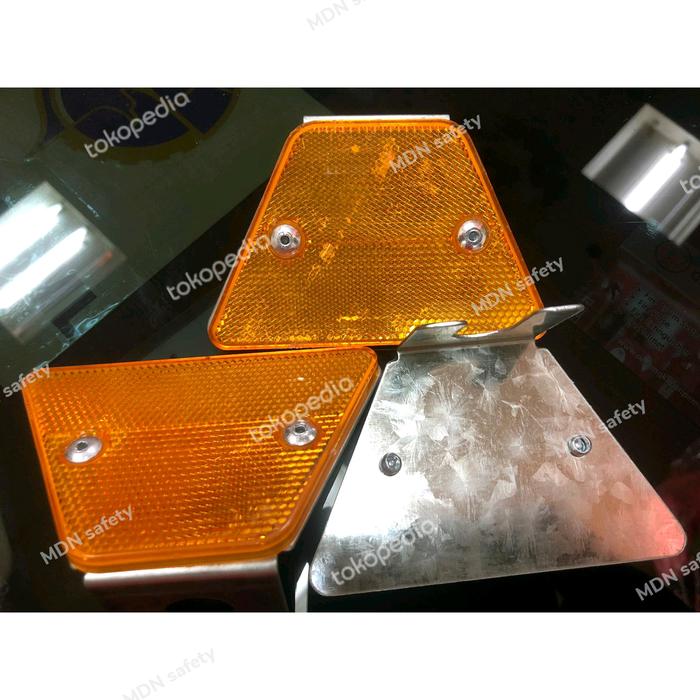 Jual reflector jalan tol / guardrail reflector - Kota Medan - MDN ...