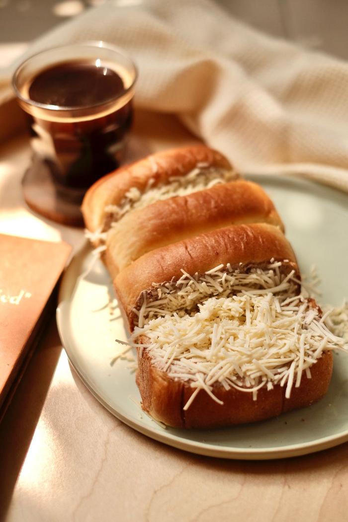 Jual Roti Sisir Mocca Keju - Jakarta Selatan - ROTI ENENG | Tokopedia