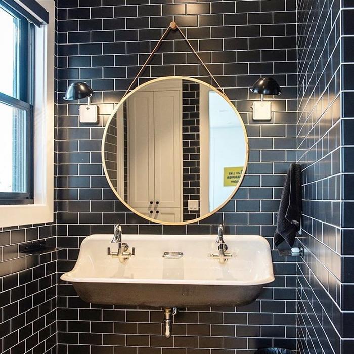 Jual Subway Tile 10x20 Hitam Glossy Merk Mustika - Interior Kamar Mandi ...