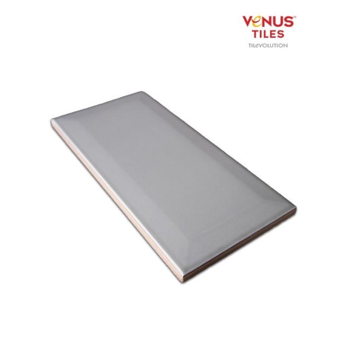 Jual Subway Tile Merk Venus Takko Light Grey Glossy Bevel 15x7,5cm ...