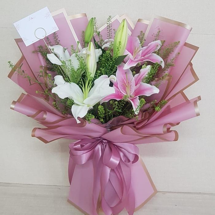 Jual Buket Bunga Lili Segar / Fresh Lily Hand Bouquet - Jakarta Barat ...