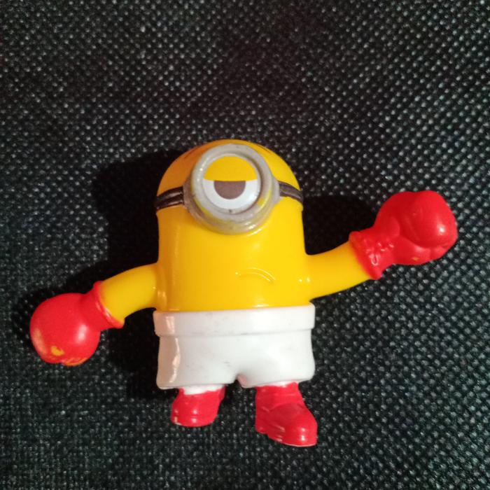 Jual Happy Meal minions rise of gru minion stuart boxer boxing petinju ...