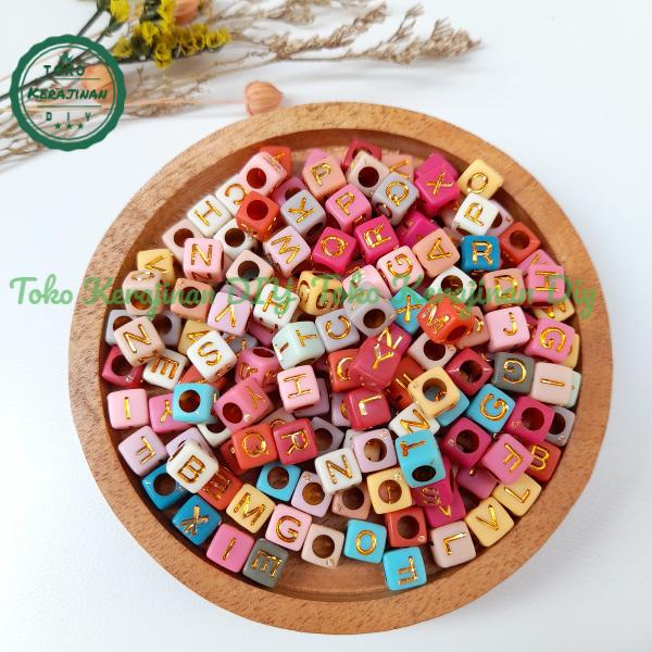 Jual 100pcs Manik Manik Huruf Kotak Mote Huruf Abjad Balok Mute Alfabet ...
