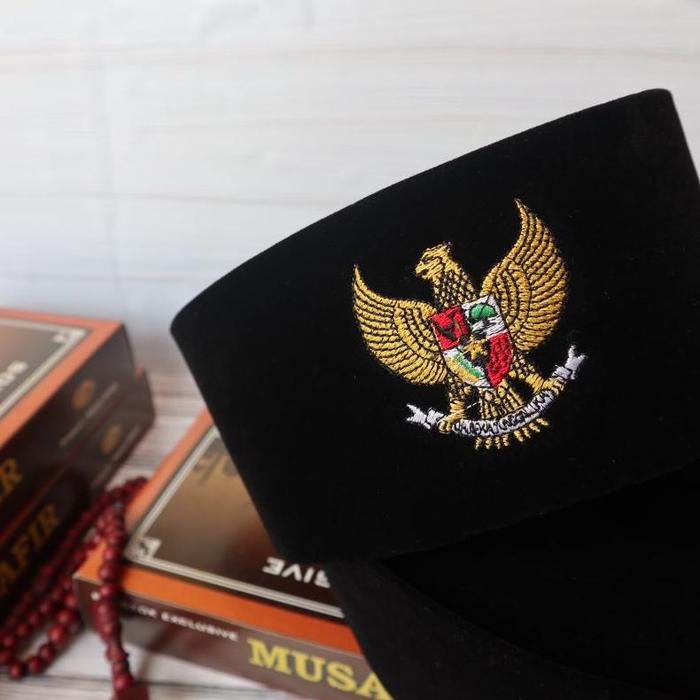 Jual PECI BENDERA MERAH PUTIH (AC)-SONGKOK LOGO BENDERA INDONESIA ...