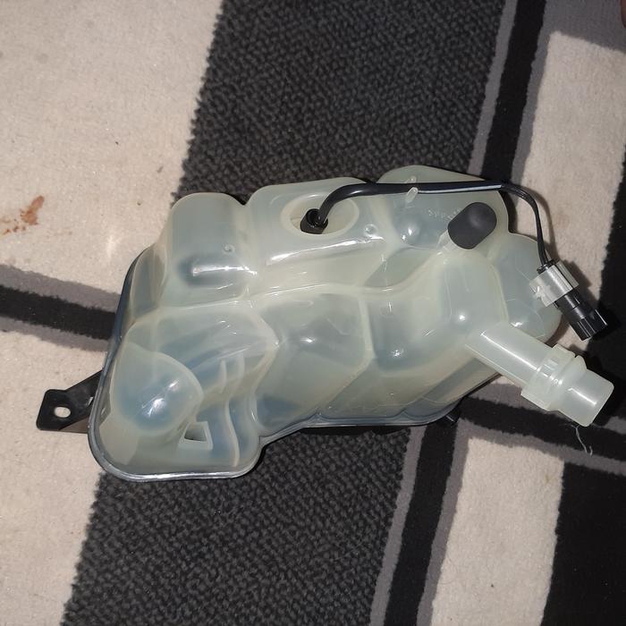 Jual Tabung Reservoir Radiator / Tank Radiator Overflow Range Rover ...