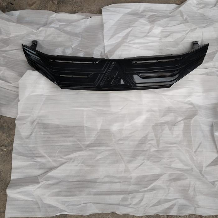 Jual Grille Depan Mitsubisi New Expander Warna Hitam Tahun 2019-2021 ...