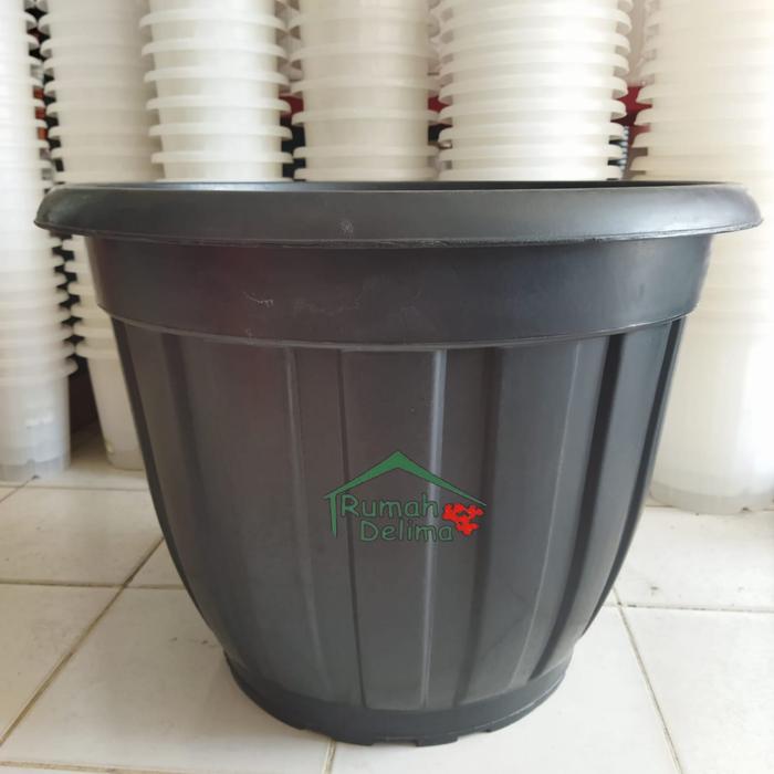Jual Pot Tanaman Hitam JUMBO UK 70 - 70 Glory - Jakarta Timur - RUMAH ...