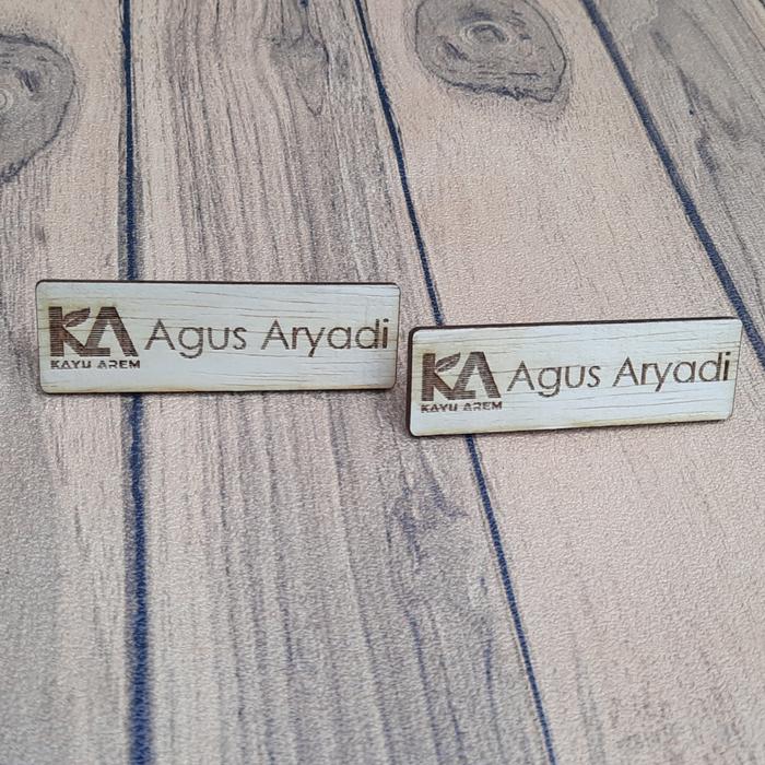 Jual Name Tag Papan Nama Dada Grafir Magnet tempel Bahan Kayu ...