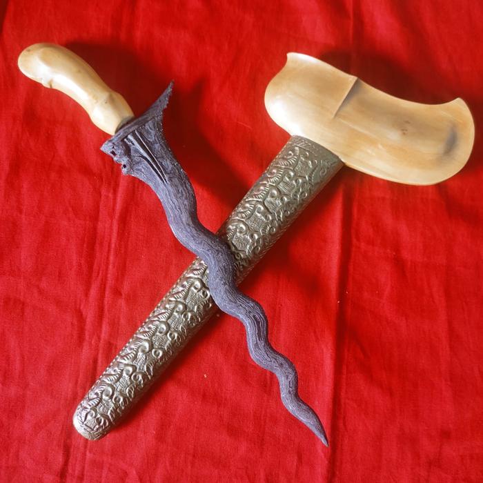 Jual Keris Patrem Singa Barong Luk Tujuh Pamor Pendaringan Kebak Alusan ...