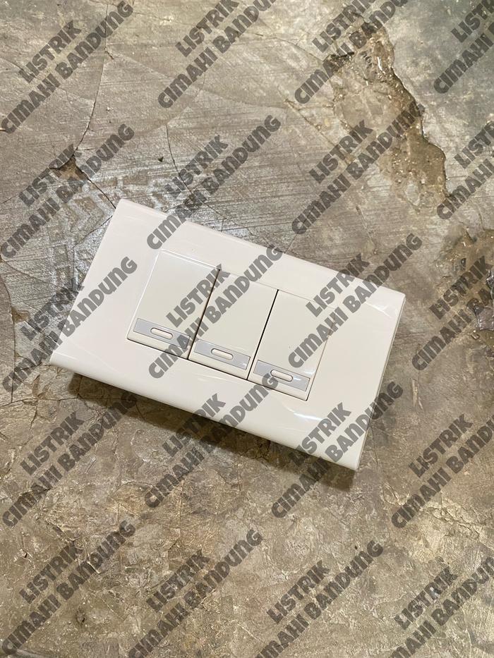 Jual saklar triple (saklar 3 gang) PANASONIC | putih | inbow / tanam ...