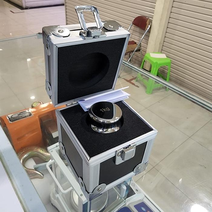 Jual ANAK TIMBANGAN M1 1KG / BATU KALIBRASI CLASS M1 1KG +BOX - Jakarta ...
