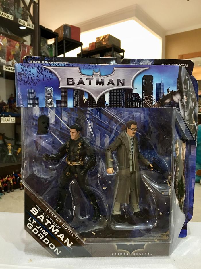Jual CHRISTIAN BALE BATMAN JIM GORDON ASLI/ORI!! DC UNIVERSE FIGURE ...